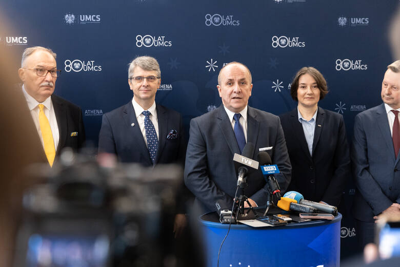 Inauguracja nowego roku akademickiego na UMCS. Wręczono medale i ...