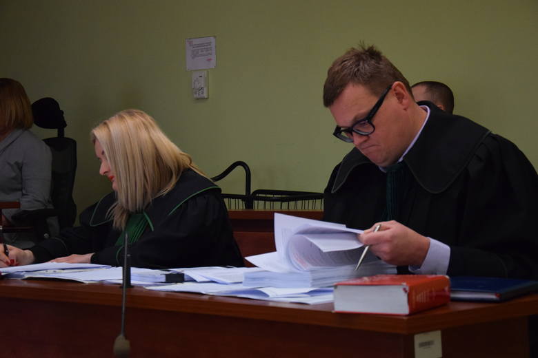 Pijany 15-latek zmarł przy ulicy. Koledzy wywieźli go na mróz - plus ...