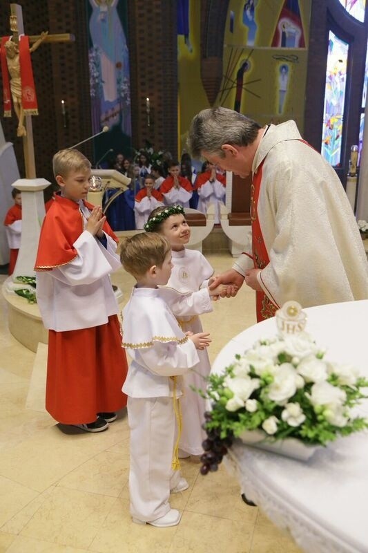 Komunia święta w parafii bł. Karoliny w Tychach [ZDJĘCIA] - plus ...