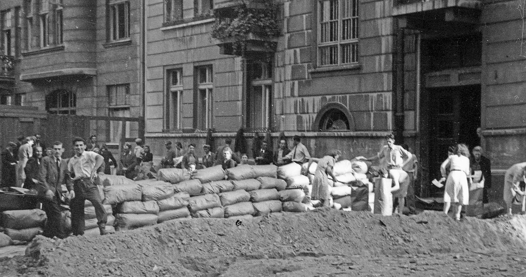 Wanda Kronenberg. Agentka z pejczem na barykadzie - naszahistoria.pl